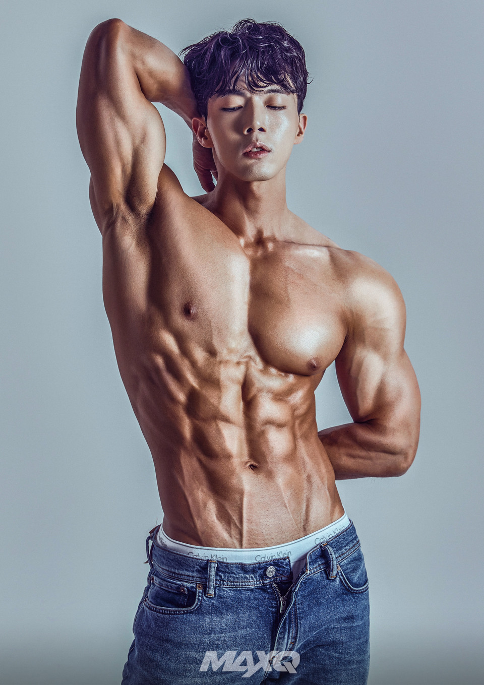 남자들의 로망, 완벽한 어깨의 비밀은 뭘까?