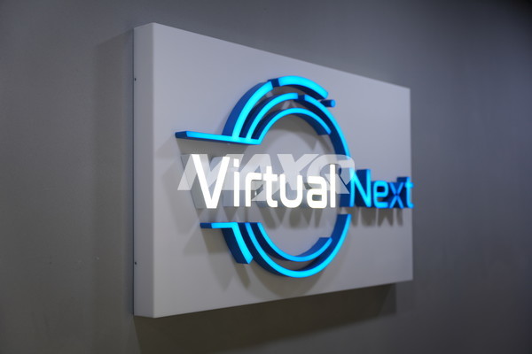 "정말 진짜 같네!" 맥스큐 아이콘 신새롬-이원준 3D AR 촬영